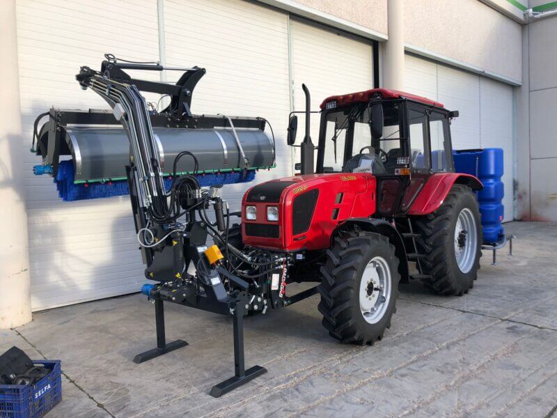 Solar panel cleaning tractor | D2 - SCM Solar