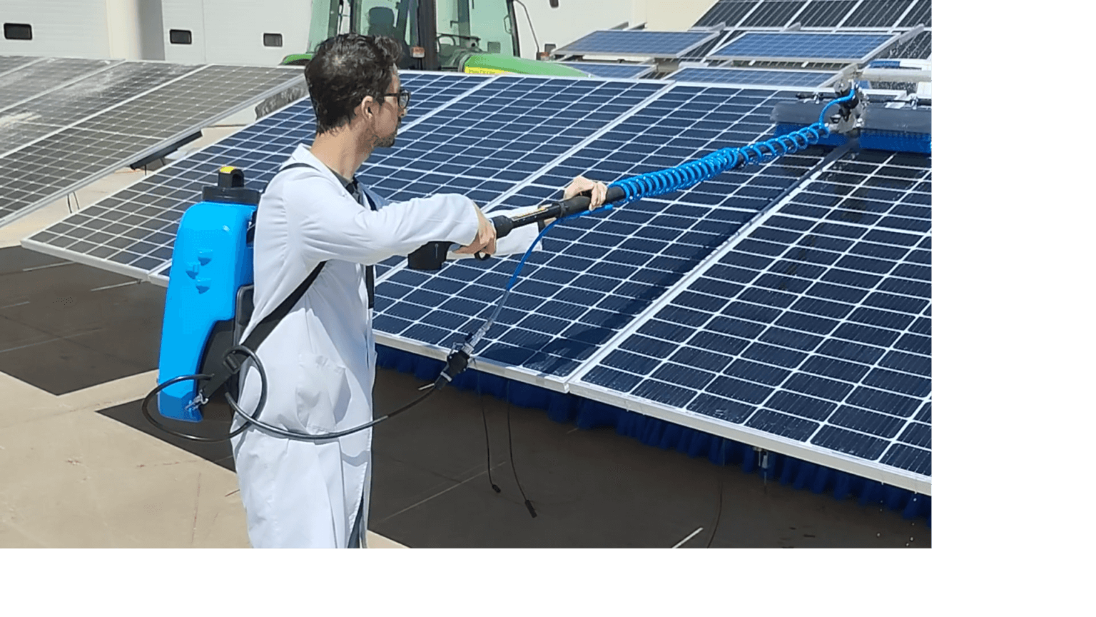 Solar panel cleaning brush and pole | P1 - SCM Solar