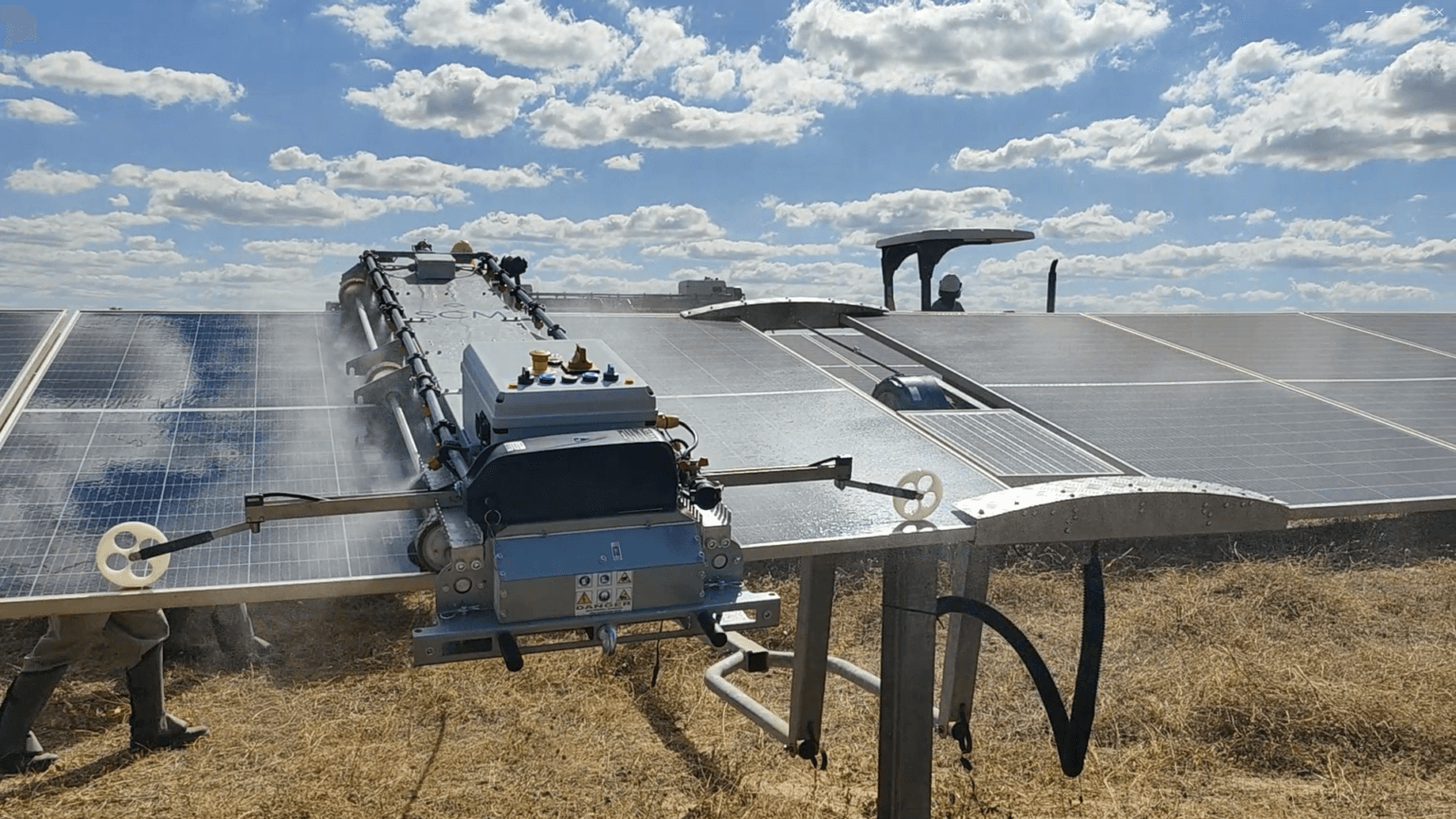 Solar panel cleaning robot | S2 - SCM Solar