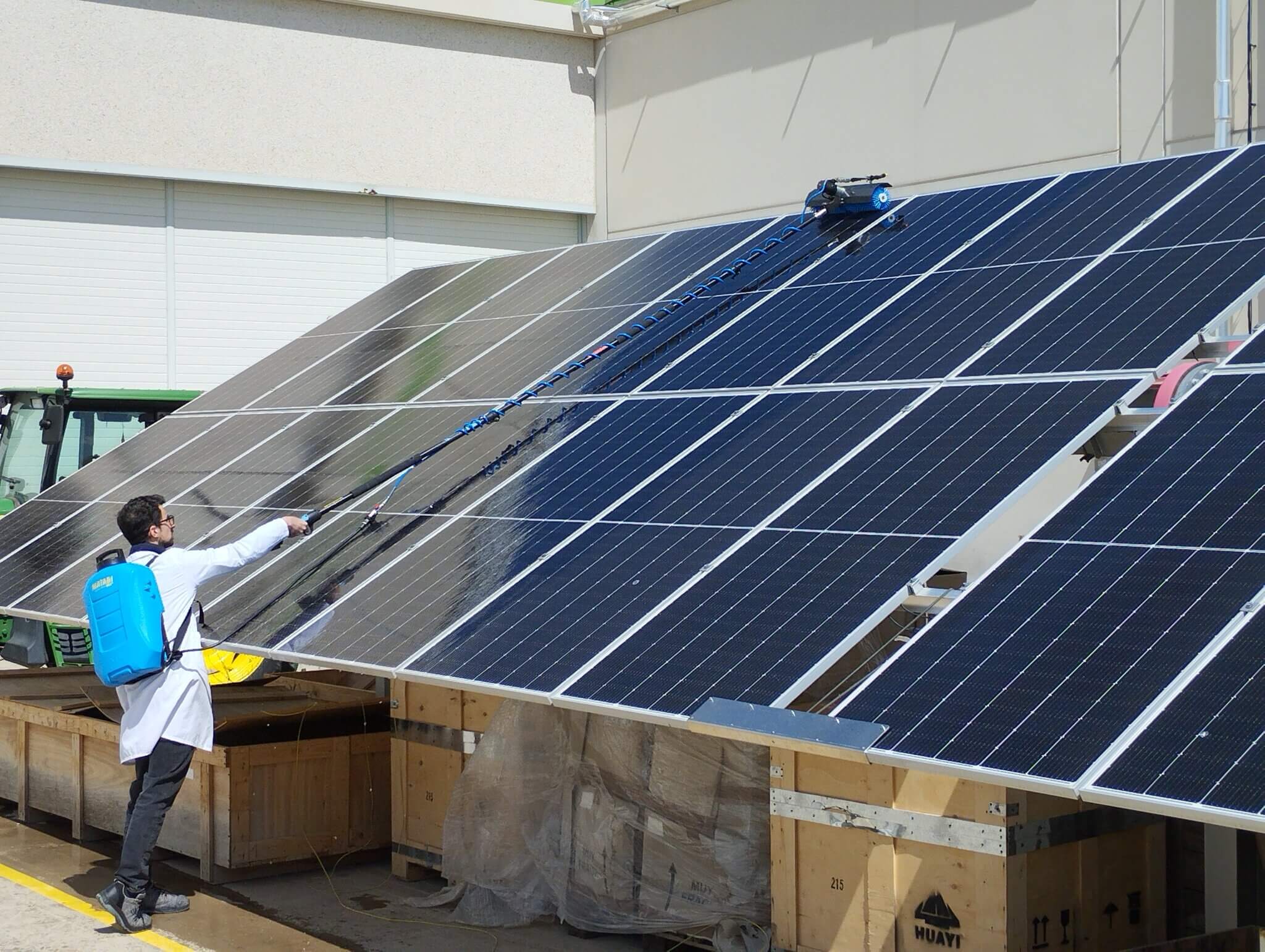 Solar panel cleaning brush and pole | P1 - SCM Solar