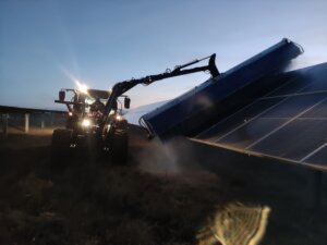 Solar panel cleaning tractor | D2 - SCM Solar